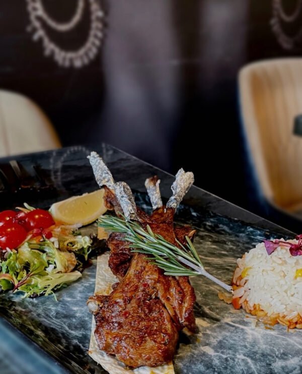 Home - Yaprak Restaurant Reigate